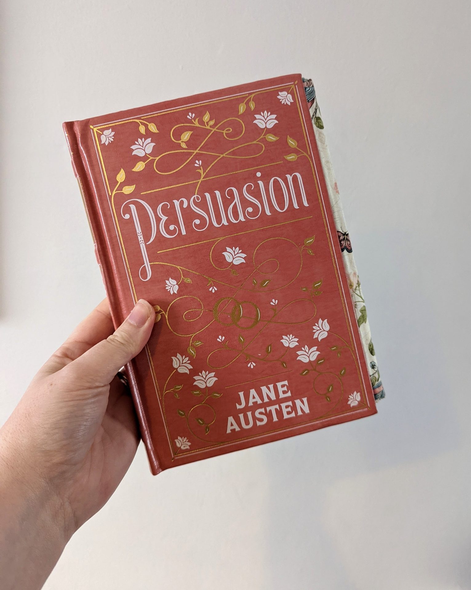 21 Genius Ways To Upcycle Old Books